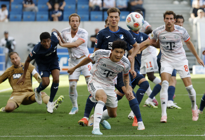 Amazing! As expected, steel physical pillar Kim Min-jae overcomes calf | SportsChosun